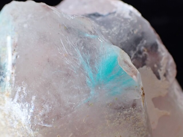 IC0056 アホイトインクォーツ ピアス