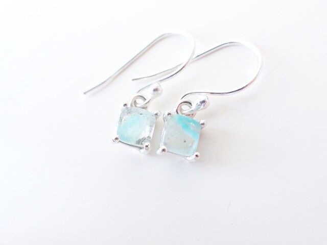 IC0056 アホイトインクォーツ ピアス